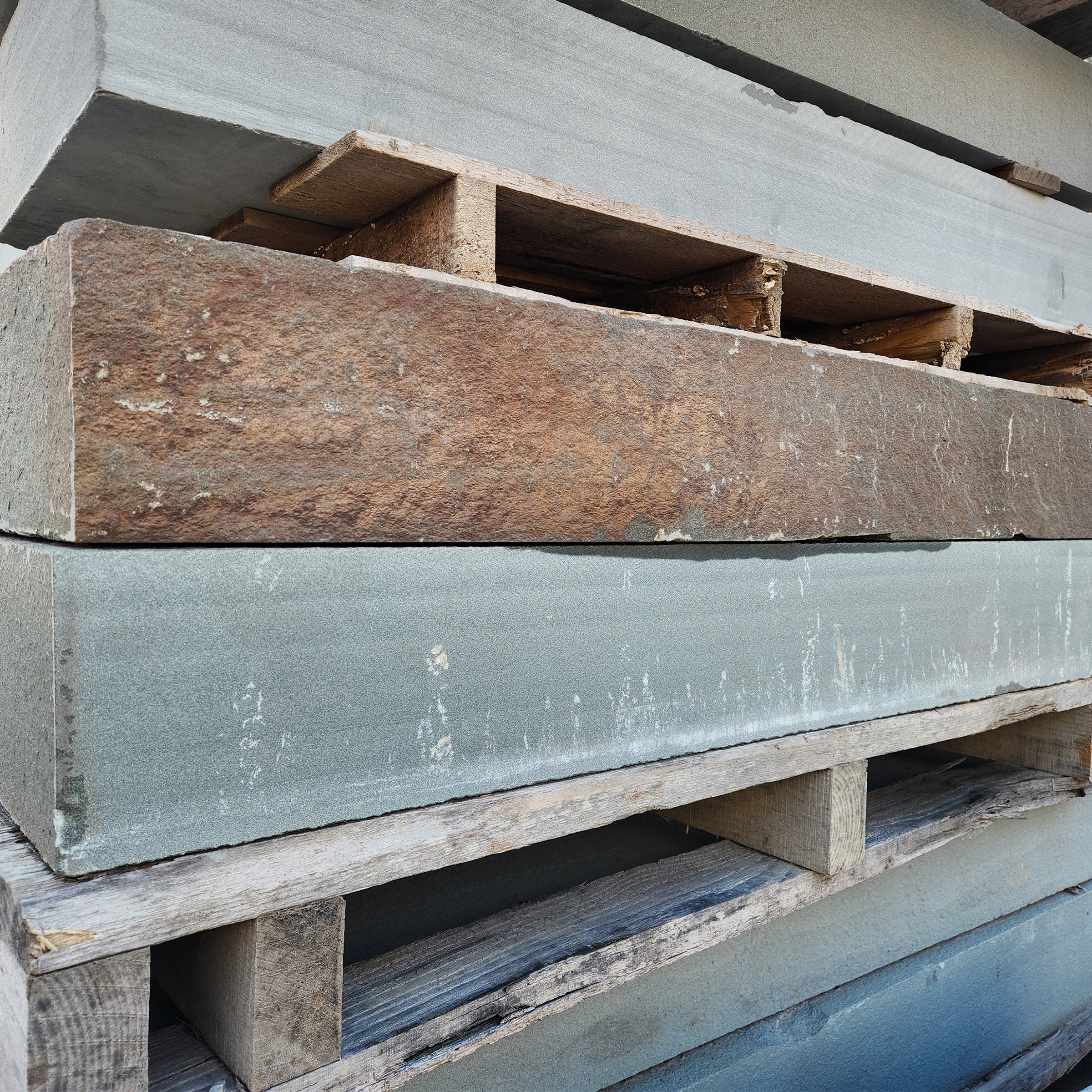 Pennsylvania Bluestone Split Face 6" Step-Full Color – Gasper Home & Garden